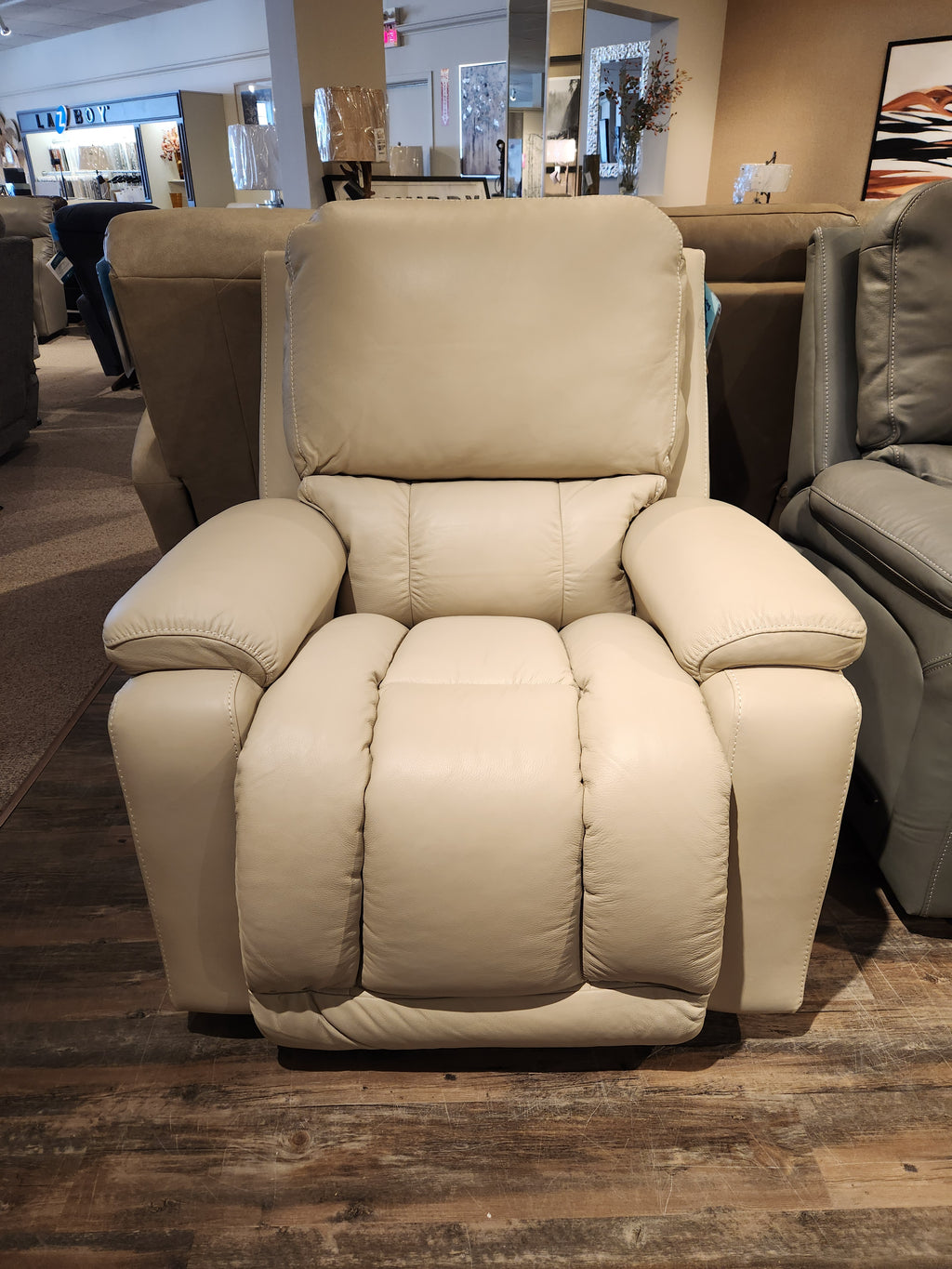 530 Greyson Wall-a-Way Recliner – Conway Furniture