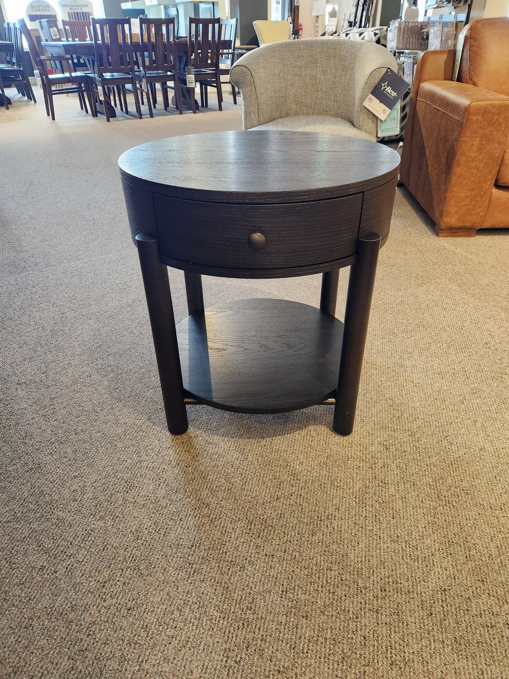 T5711-05 Hadleigh Round End Table – Conway Furniture