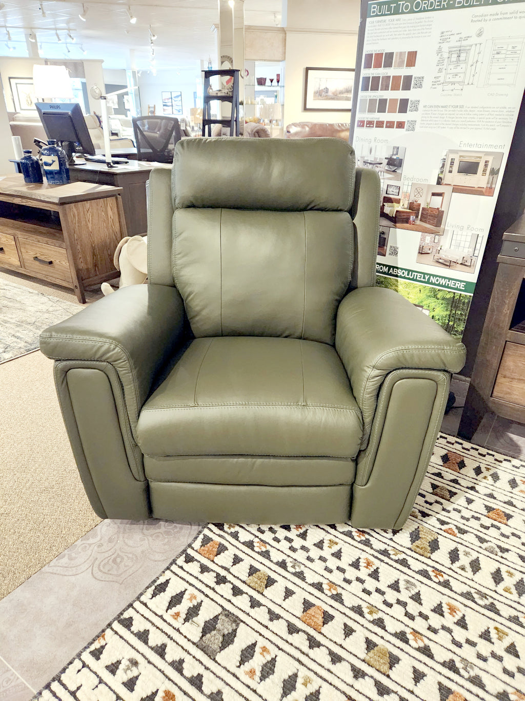 Palliser 41065 Power Wallhugger Recliner | Living Room | Conway Furniture