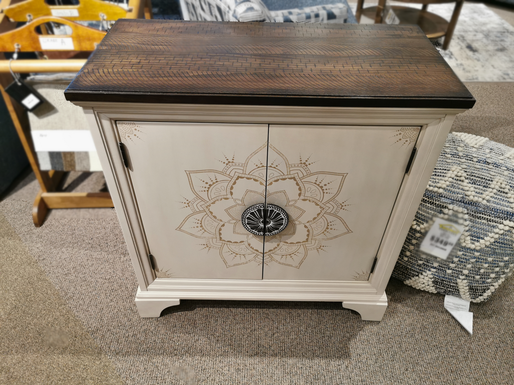 M20636964 Accent Console – Conway Furniture